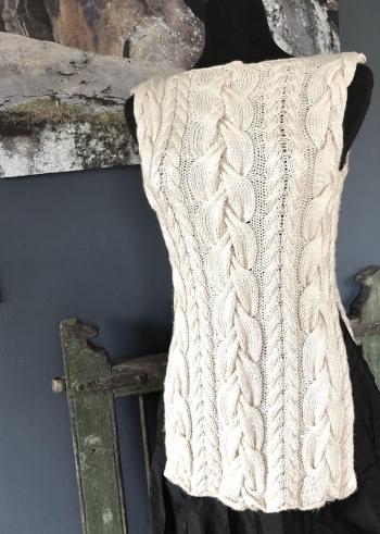 Savannah Cabled Tabard – CORNELIA TUTTLE HAMILTON
